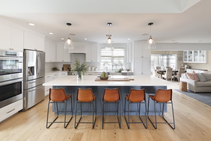 33 Kitchen Island Breakfast Bar Ideas for Countertop Seating (With ...
