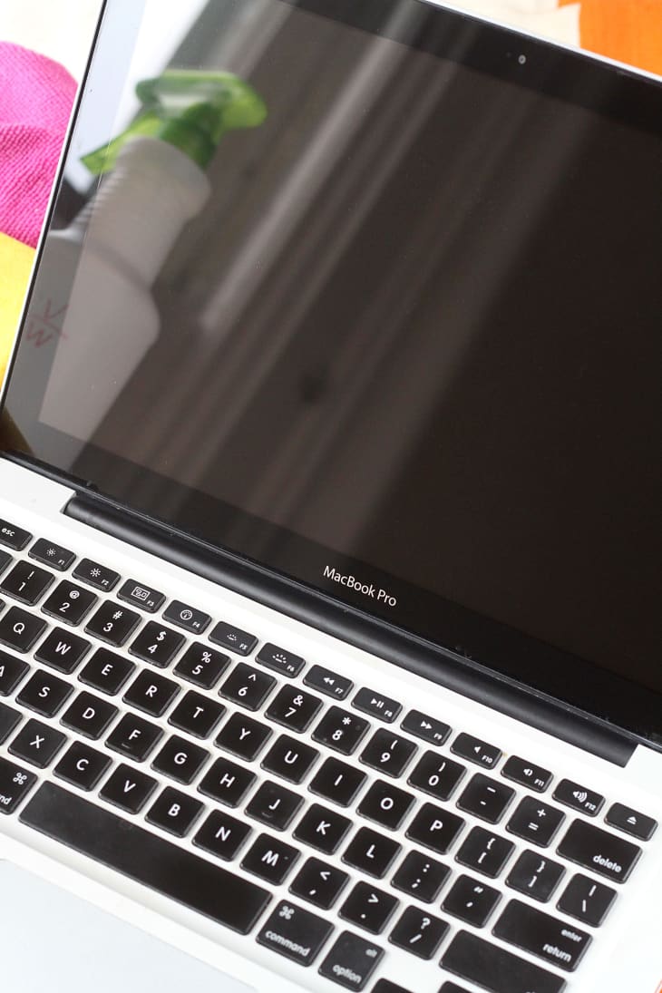 How to Clean a Computer Screen | Apartment Therapy