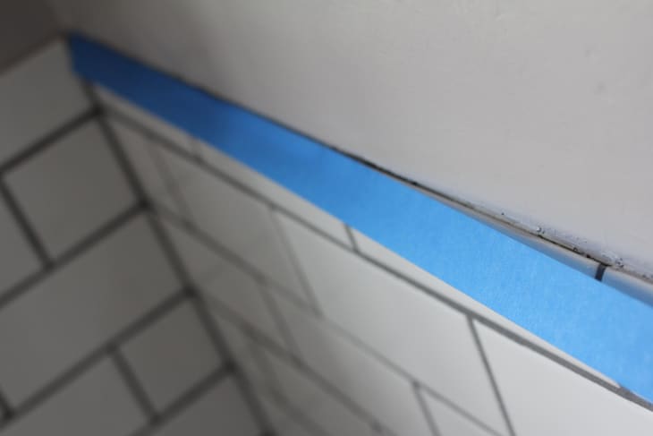 Renovation Project Secret: How To Lay A Perfect Bead of Caulk Quickly ...