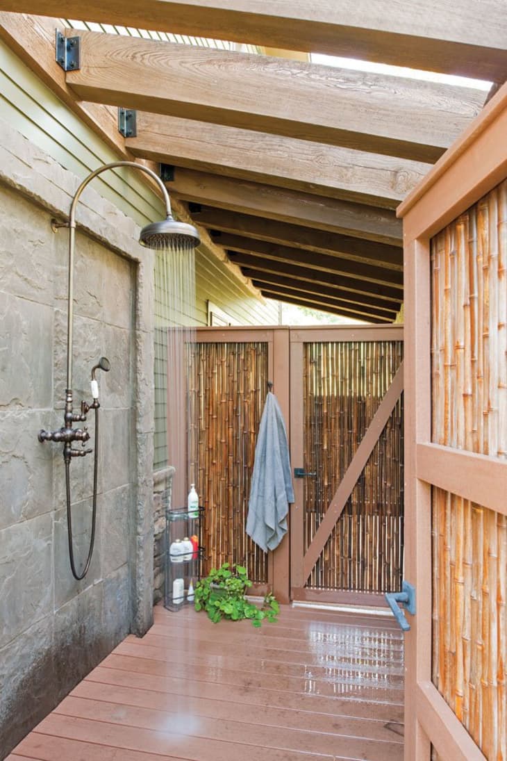 21 Refreshingly Beautiful Outdoor Showers I Bet You’d Love to Step Into ...