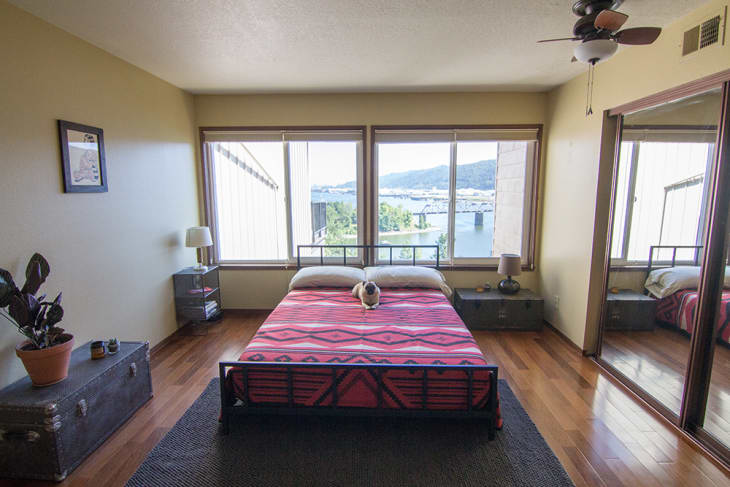 A Creatively Curated Portland Apartment With A Stunning View ...