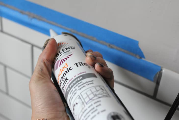 Renovation Project Secret: How To Lay A Perfect Bead of Caulk Quickly ...