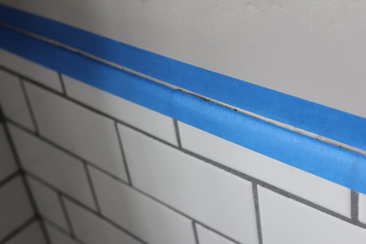 Renovation Project Secret: How To Lay A Perfect Bead of Caulk Quickly ...