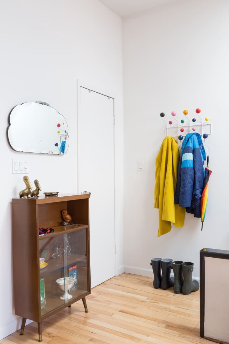 House Tour: A Musical & Mod Rental Apartment in Queens | Apartment Therapy