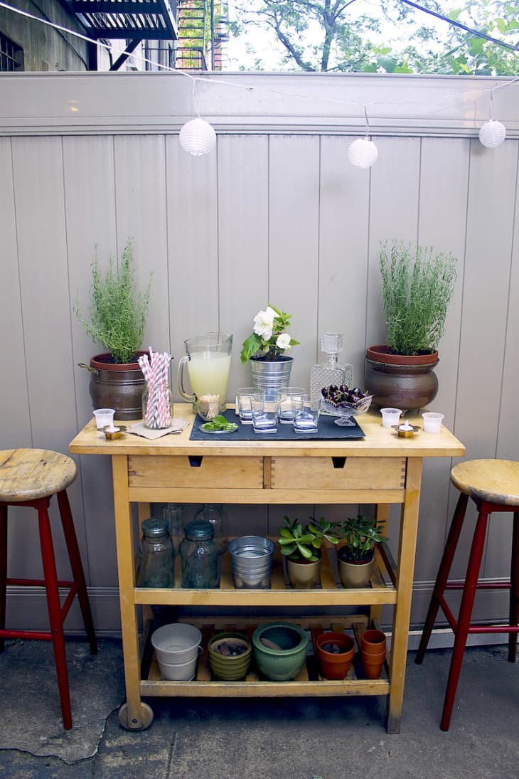 Best Small Space Outdoor Bars & Dining Project Ideas | Apartment Therapy