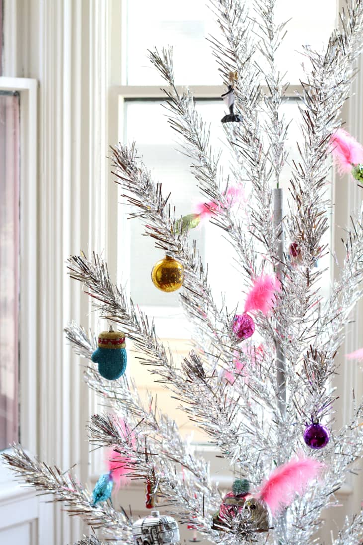 16 White Christmas Tree Ideas - Light, Bright Christmas Decor ...