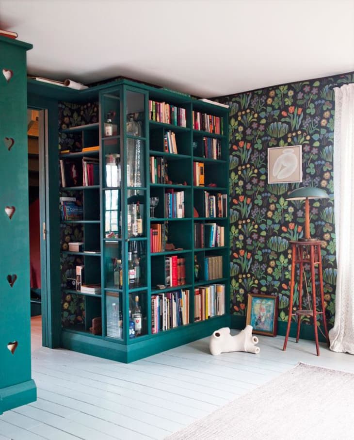 Bookcases in Bold, Surprising Colors | Apartment Therapy