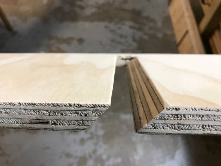 How To Customize Bookshelves With Diagonal Shelf Inserts: Tutorial ...