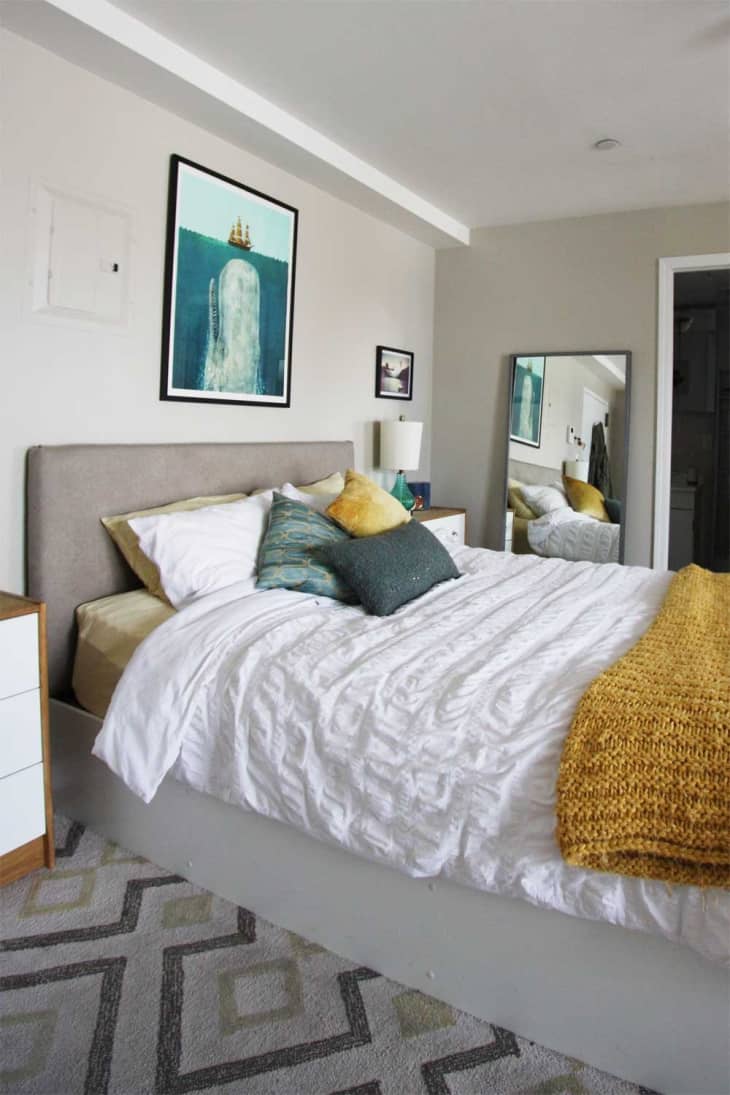 Kay’s Colorful Downtown Studio | Apartment Therapy