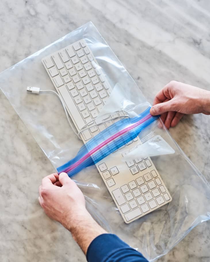 This Ziploc Bag Hack Makes a Supersized Baggie | Apartment Therapy