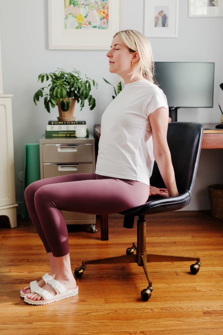 Easy Stretching Routine — How to Stretch at Your Desk While Working ...