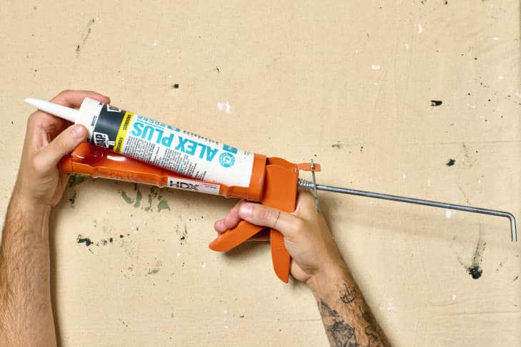 How to Load a Caulk Gun Like a Pro, According to a Handyman | Apartment ...