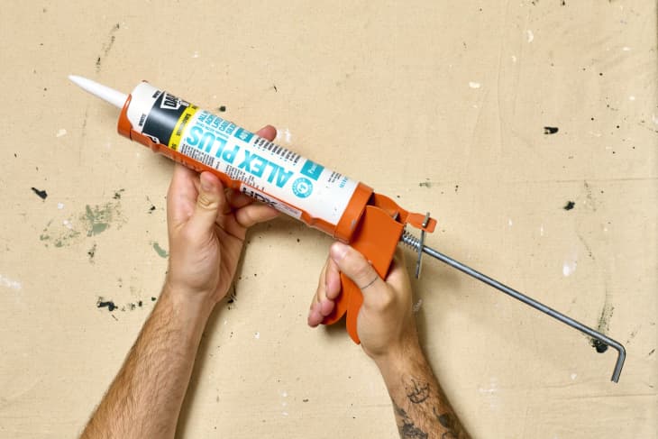 How to Load a Caulk Gun Like a Pro, According to a Handyman | Apartment ...