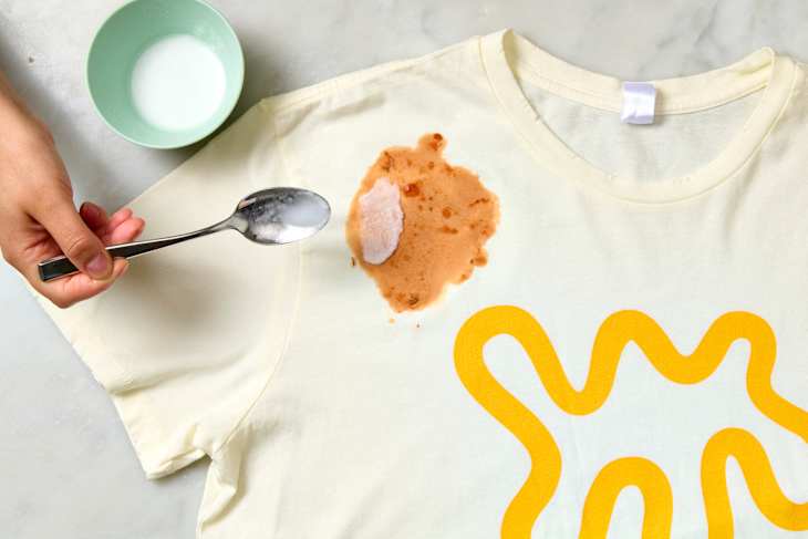 How to Remove Tomato Sauce Stains from Clothes: 3 Home Hacks, Tested ...