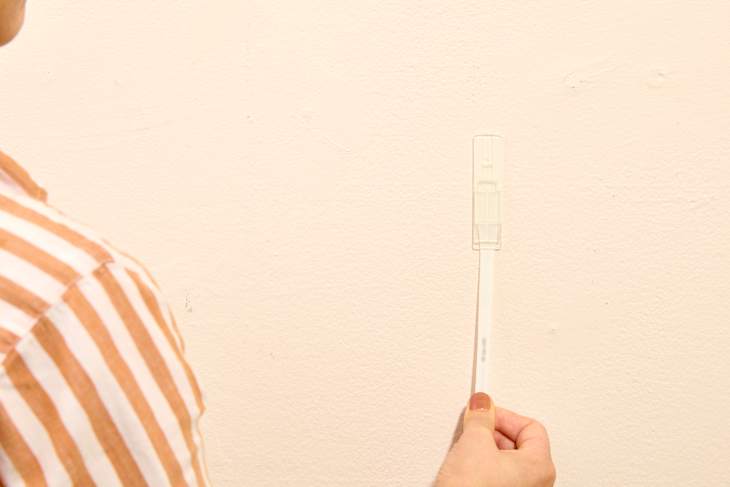 How to Use Command Strips: 6 Mistakes to Avoid | Apartment Therapy
