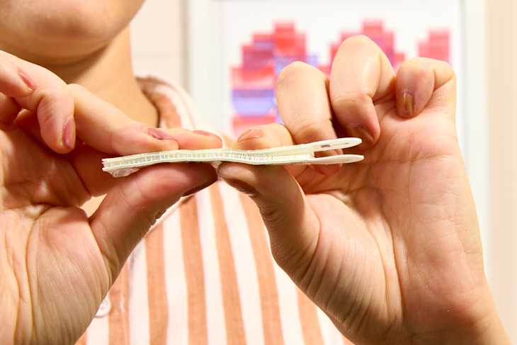 How to Use Command Strips: 6 Mistakes to Avoid | Apartment Therapy