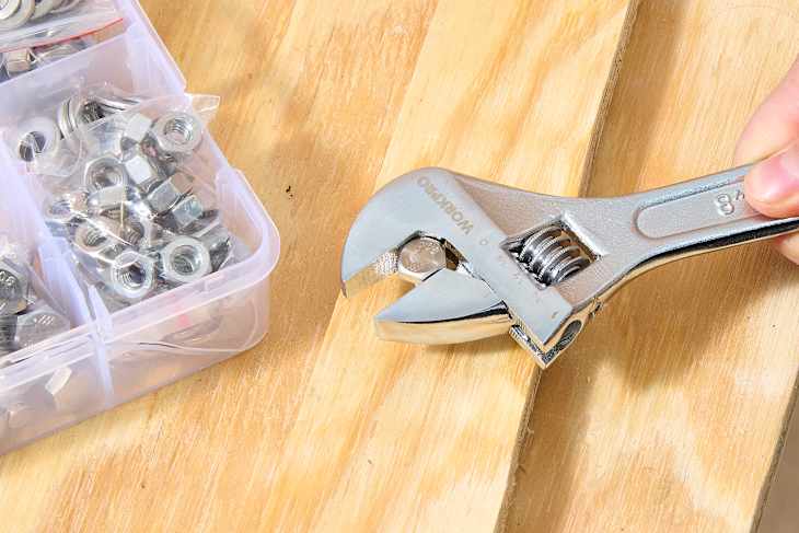 How to Use a Wrench Like a Pro, According to an Expert | Apartment Therapy