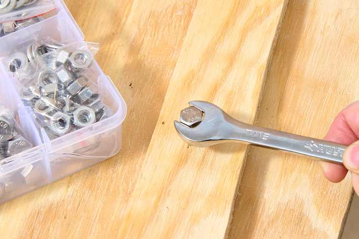 How to Use a Wrench Like a Pro, According to an Expert | Apartment Therapy