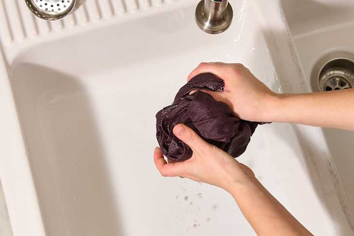 How to Hand-Wash Clothes the Right Way, According to Experts ...