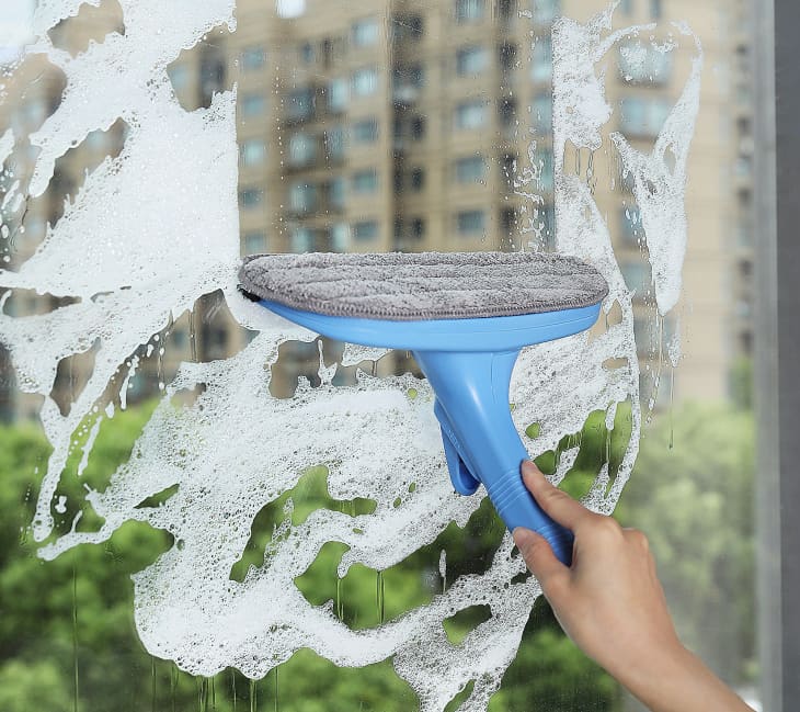 EZClean 3-in-1 Wipe Wizard Spray & Wipe Squeege: A Cleaning Must-Have ...