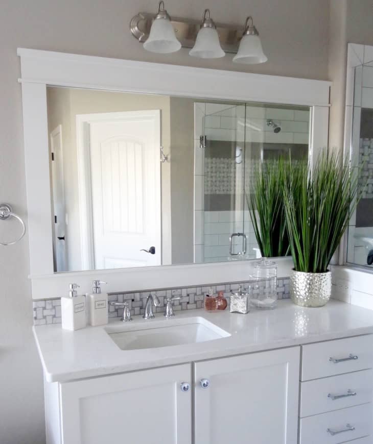 6 Ways to Make a Plain Mirror Look Fancy - DIY Mirror Ideas | Apartment ...