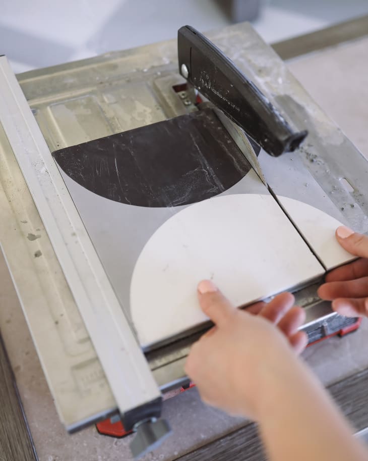 How to Make Tiled Plant Stand - Step by Steps and Photos | Apartment ...