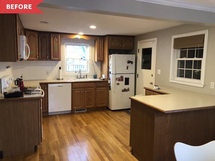 The 7 Best Builder-Grade Kitchen Makeovers from Apartment Therapy | The ...