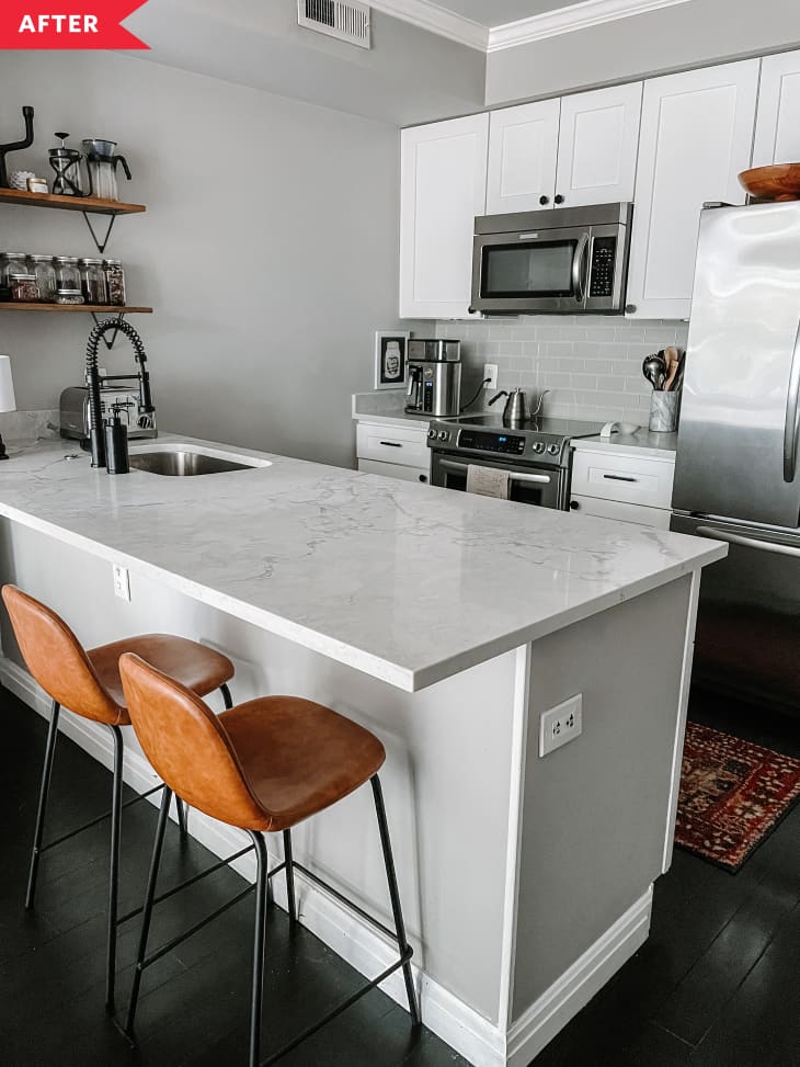 Benefits of Breakfast Bar in Small Kitchen | Apartment Therapy