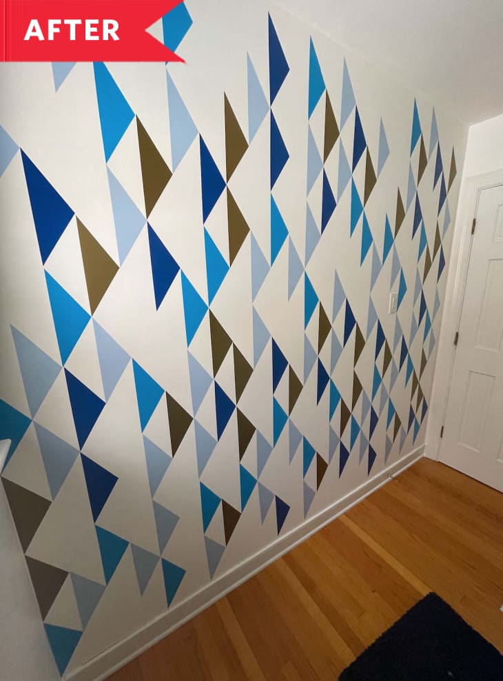 Their DIY Wall Mural Saved This Yellow and Stained Guest Bathroom ...