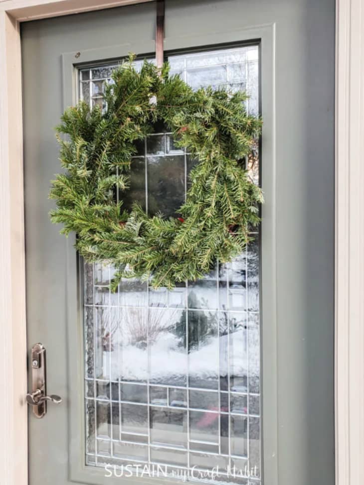 15 DIY Christmas Wreaths - How to Make a Holiday Wreath | Apartment Therapy