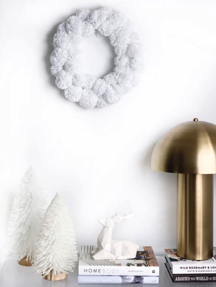 15 DIY Christmas Wreaths - How to Make a Holiday Wreath | Apartment Therapy