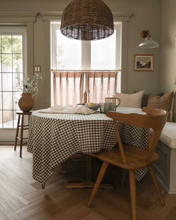 A Kitchen Gets a Practical Makeover with a DIY Dining Nook | Apartment ...
