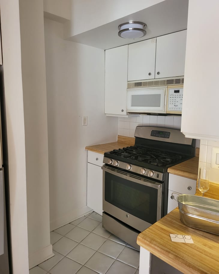 A $750 Kitchen Makeover Uses Pole Wrap for the Backsplash | Apartment ...