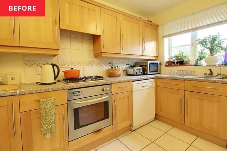 See a 2000s Kitchen Get a New Look with the Same Cabinets | Apartment ...