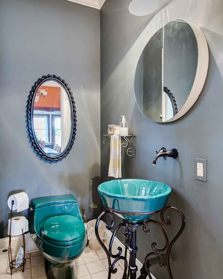 A 23-Square-Foot Bathroom Makeover Goes Bold with Wallpaper | Apartment ...