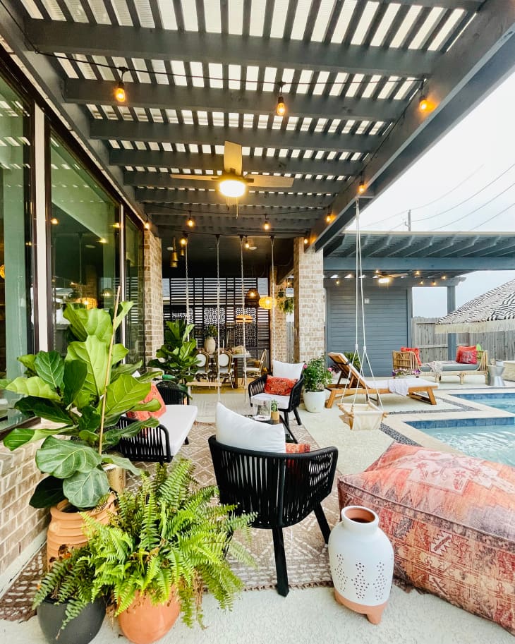 A Bare Patio Gets a Luxe Makeover with Lots of Lounge Space | Apartment ...