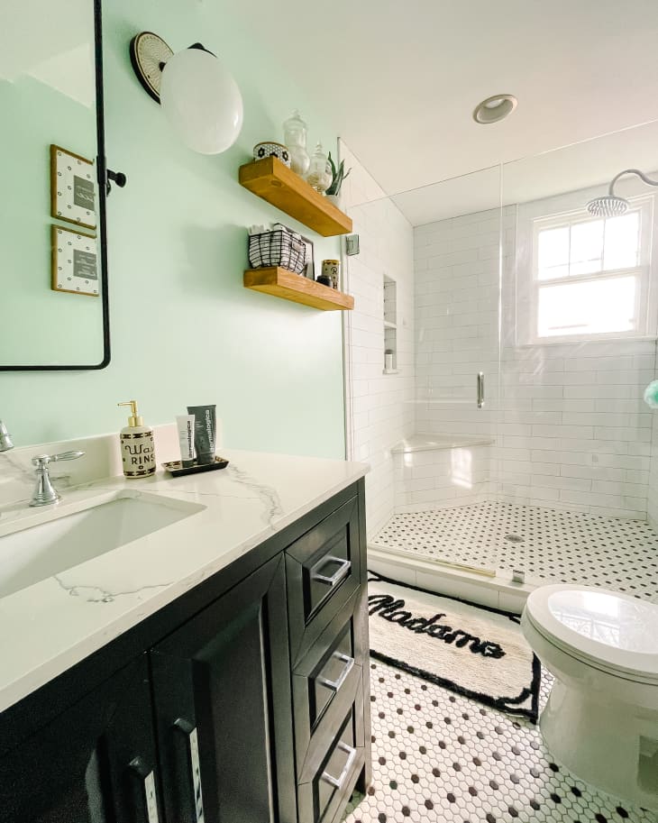 A "Cave-Like" '90s Bathroom Gets a Cheery Transformation | Apartment ...