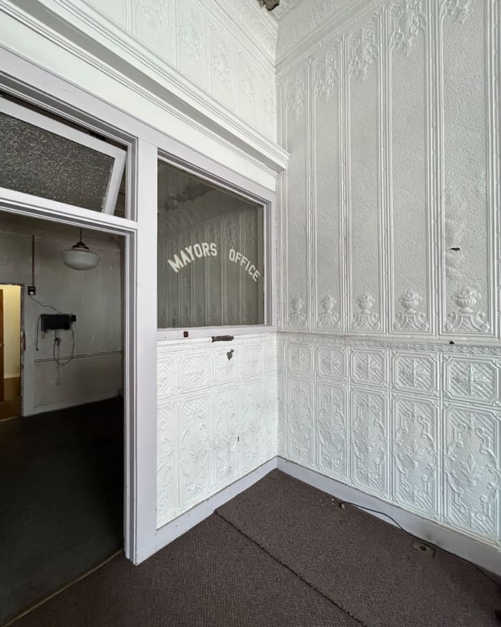 An 1872 House Gets a Makeover That Reveals Original Details | Apartment ...