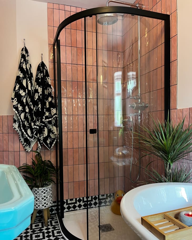 A “Tired” 1980s Bathroom Gets a Vintage-Inspired Makeover | Apartment ...