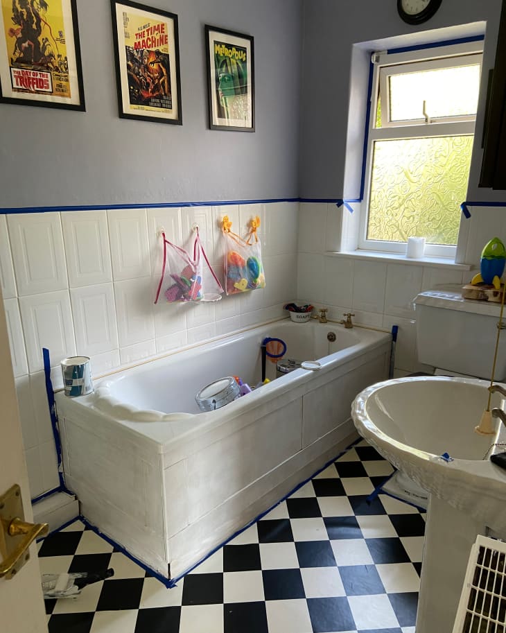 A “Tired” 1980s Bathroom Gets a Vintage-Inspired Makeover | Apartment ...