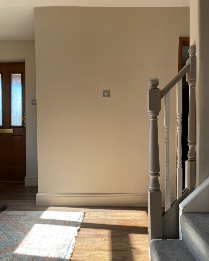 A “Plain” Entryway Gets a Faux Tile Paint Makeover for $30 | Apartment ...