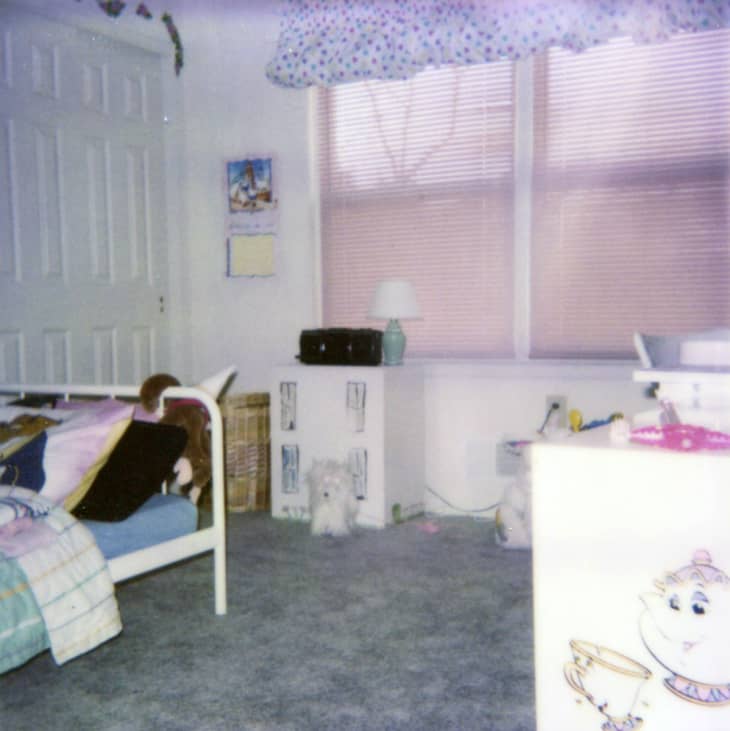 See How a DIYer Gave Her Bedroom a Nostalgic ’90s Makeover | Apartment ...