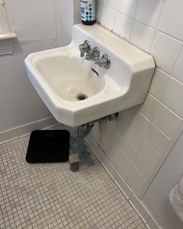 I Brought Back the Charm in This 1895 Victorian Bathroom | Apartment ...
