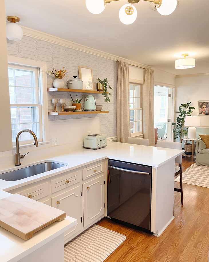 This 1960s Kitchen’s No-Demo Makeover Is Light & Bright | Apartment Therapy