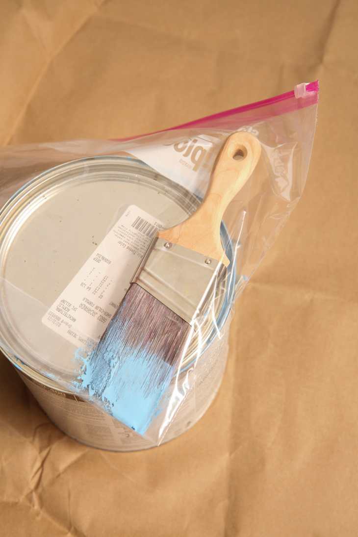The Right Way to Store Your Brush While Painting | Apartment Therapy