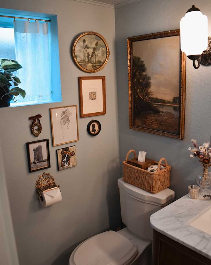 This Very 1990s Bathroom Gets a Victorian-Inspired Makeover | Apartment ...