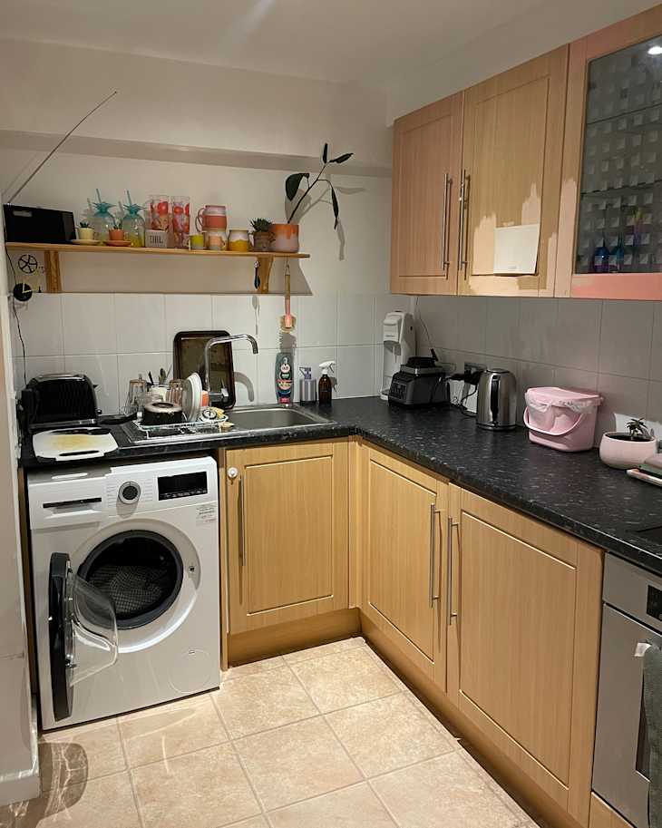 A Plain Kitchen Gets the Cheeriest Peach Makeover | Apartment Therapy
