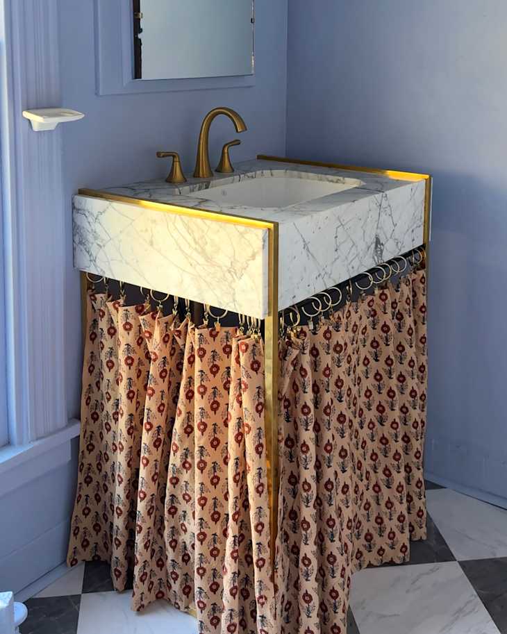 Before & After: A $150 Bathroom Makeover Done in One Weekend ...