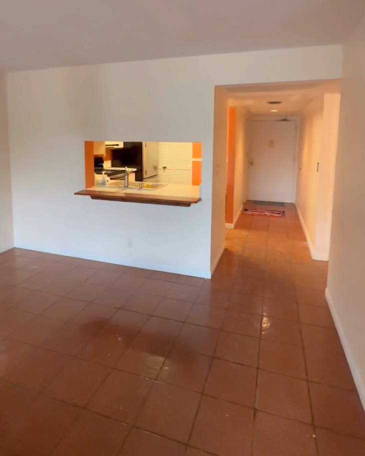 A Dated ‘80s Dining Room Gets a Dramatic Green Redo for $5K | The Kitchn