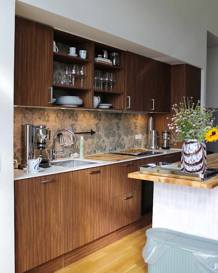 This Kitchen’s Wood-Clad Makeover Can Be Totally Reversed | Apartment ...